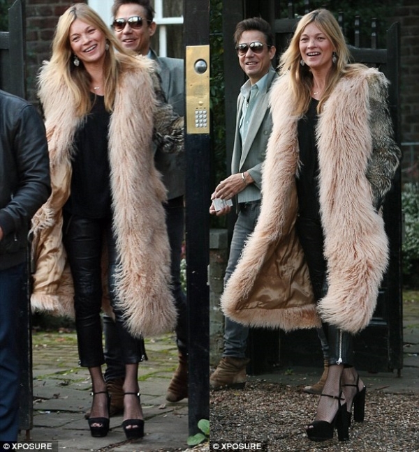 Kate Moss Is Makeup-Free in Fur and Platform Sandals – Shoes Post