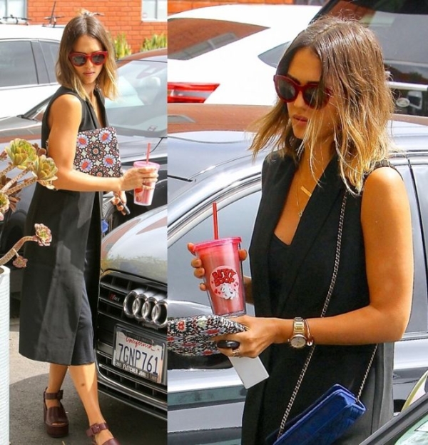 Jessica Alba Steps Out in Chunky Wedges Amid Honest Company Sunscreen ...
